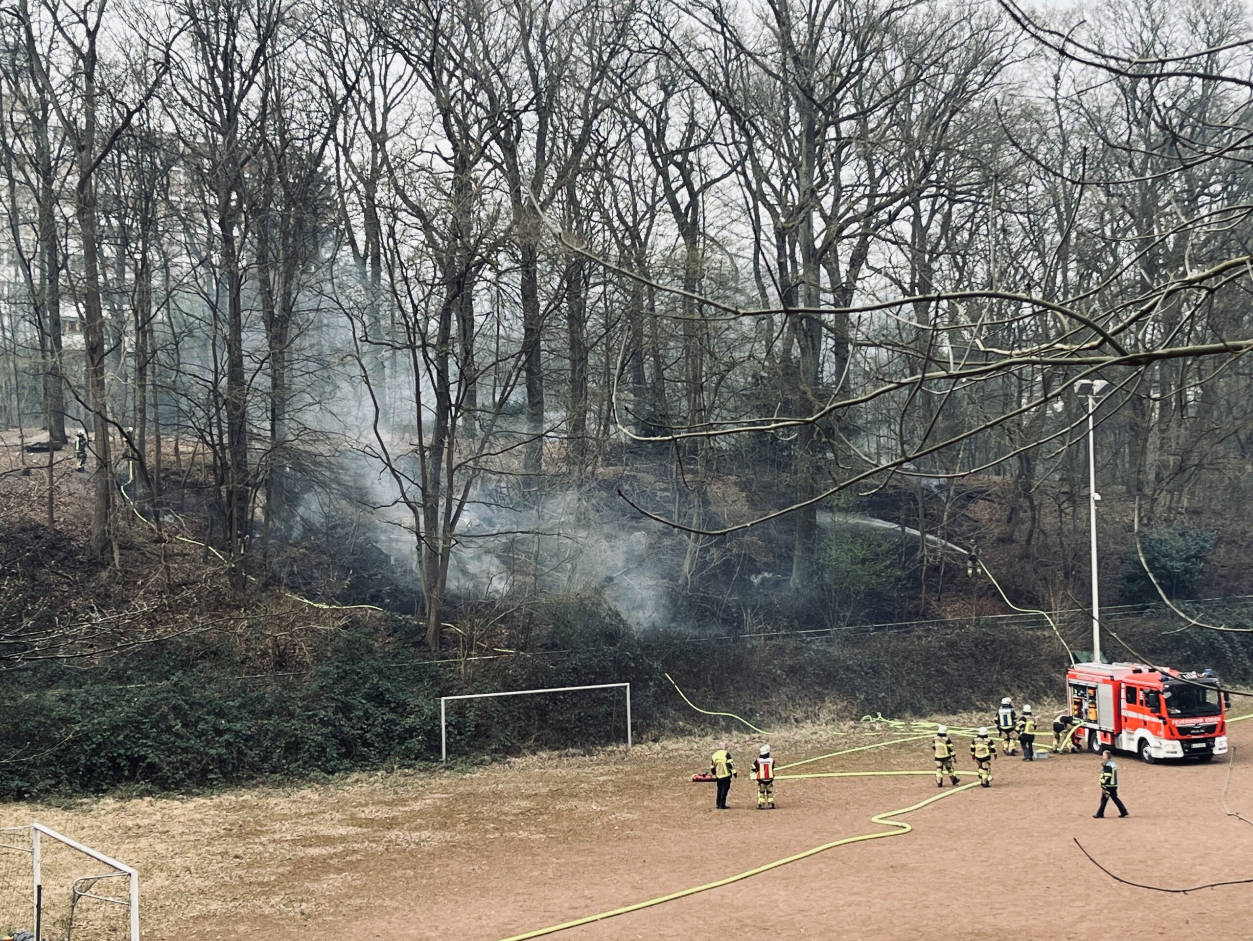 Waldbrand in Freisenbruch: Feuer im Bergmannsbusch